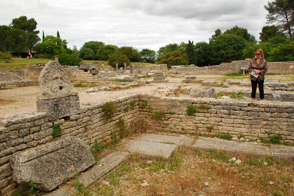 Glanum, memory of the past near St. Remy-de-Provence, France | European ...